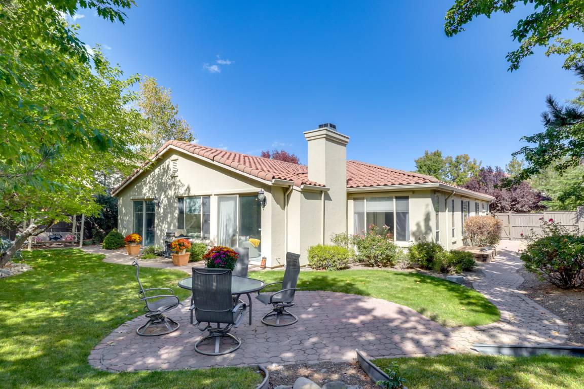 236 M² Talo ∙ 5 Makuuhuonetta ∙ 10 Vierasta - Reno