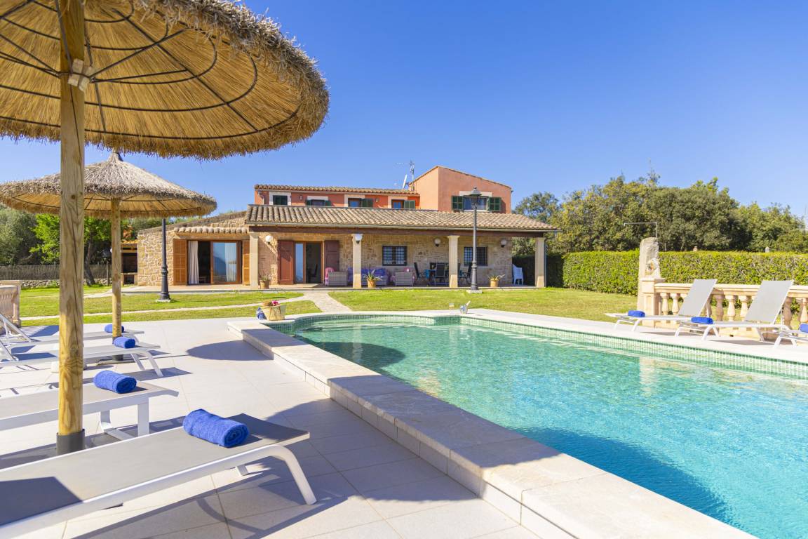 233 M² Villa ∙ 4 Bedrooms ∙ 8 Guests - Alcúdia