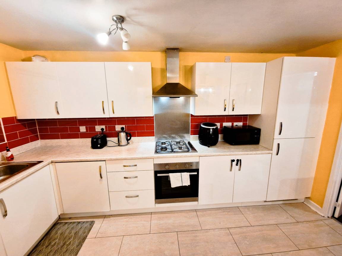 84 M² House ∙ 3 Bedrooms ∙ 6 Guests - Guernsey