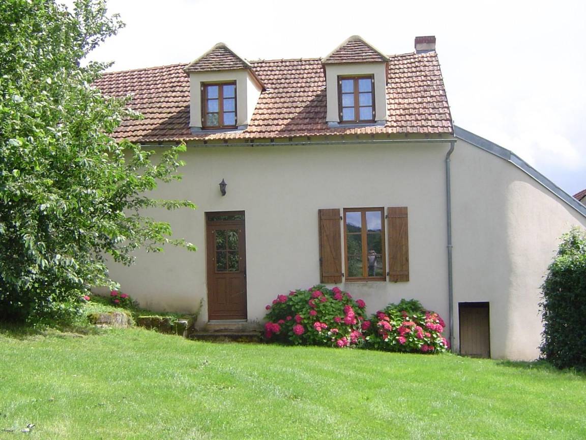 92 M² Cottage ∙ 3 Bedrooms ∙ 7 Guests - Avallon