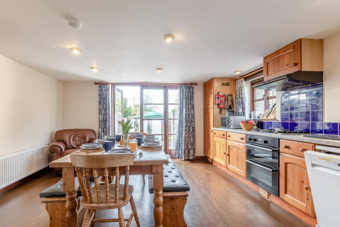 Cottage ∙ 4 Bedrooms ∙ 8 Guests - Bideford