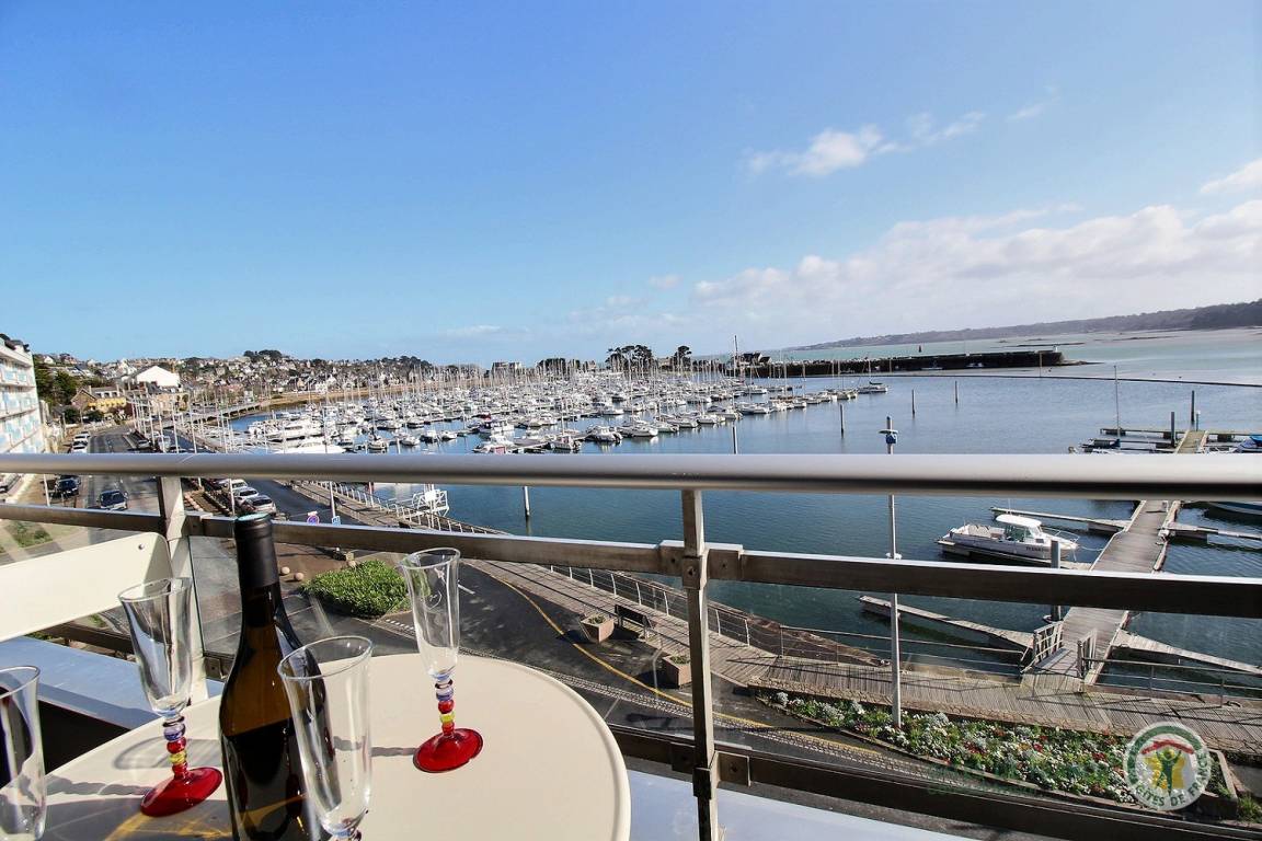 84 M² Gîte ∙ 2 Chambres ∙ 4 Personnes - Perros-Guirec