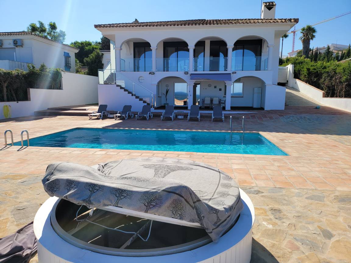 105 M² Apartment ∙ 1 Bedroom ∙ 4 Guests - Manilva