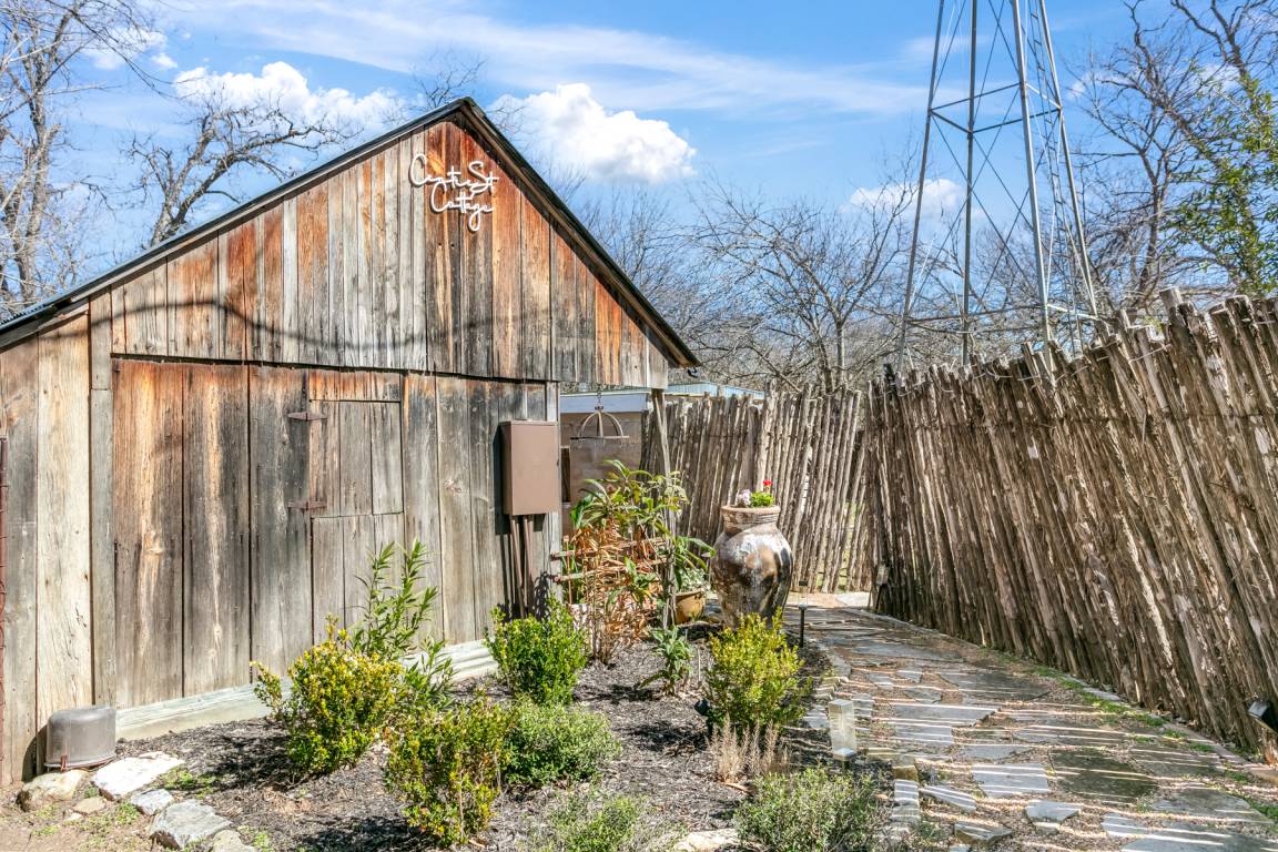 Cottage ∙ 1 Bedroom ∙ 2 Guests - Fredericksburg, TX