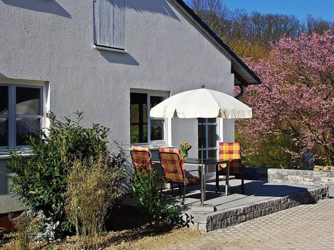 60 M² Ferienwohnung ∙ 2 Gäste - Kastellaun
