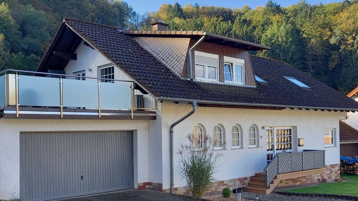 100 M² Ferienwohnung ∙ 2 Schlafzimmer ∙ 4 Gäste - Pirmasens