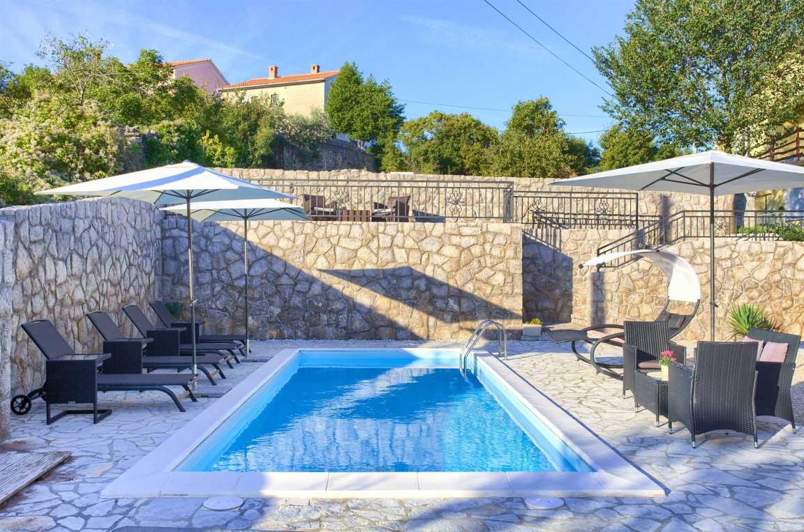 140 M² Villa ∙ 4 Habitaciones ∙ 10 Huéspedes - Krk