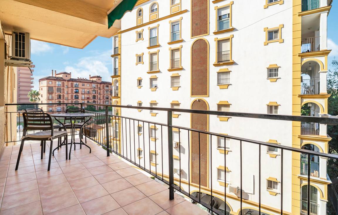 75 M² Apartment ∙ 2 Bedrooms ∙ 5 Guests - Fuengirola