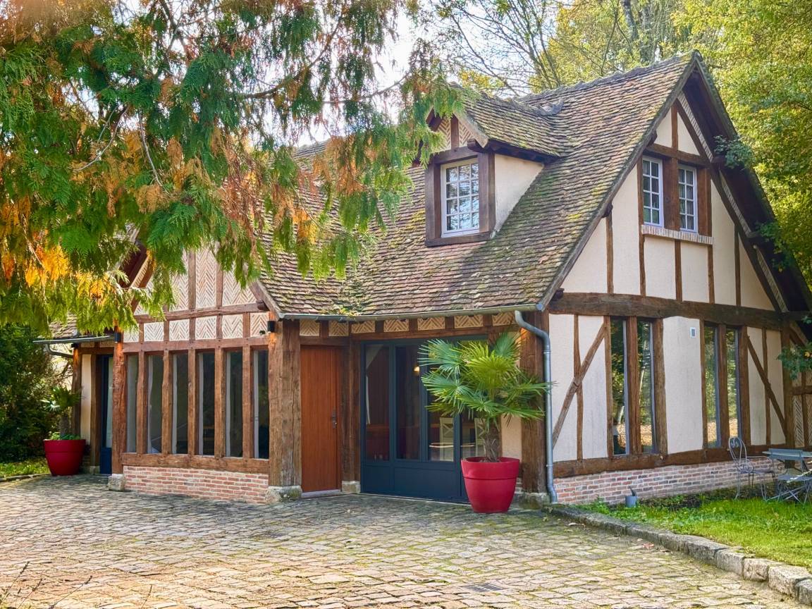 140 M² Cottage ∙ 3 Bedrooms ∙ 8 Guests - Villeneuve-sur-Yonne