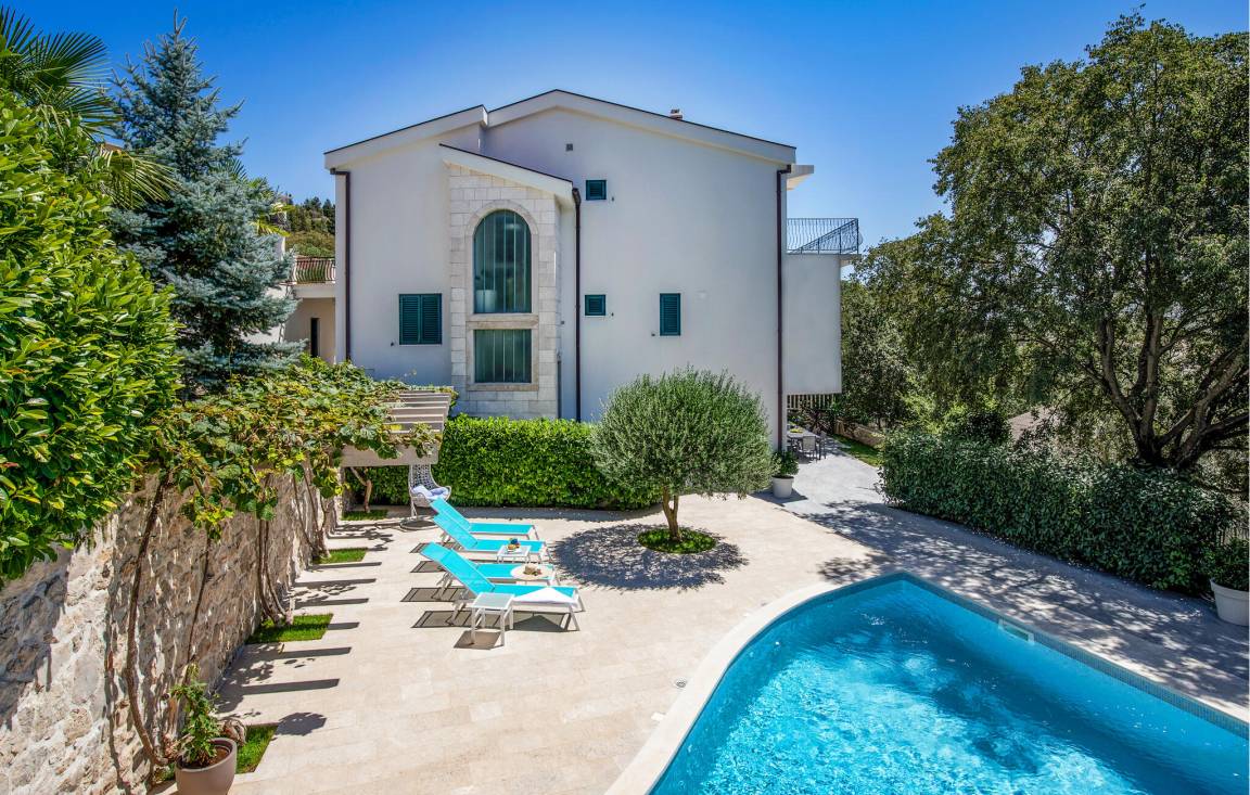 140 M² Ferienhaus ∙ 4 Schlafzimmer ∙ 8 Gäste - Vrgorac