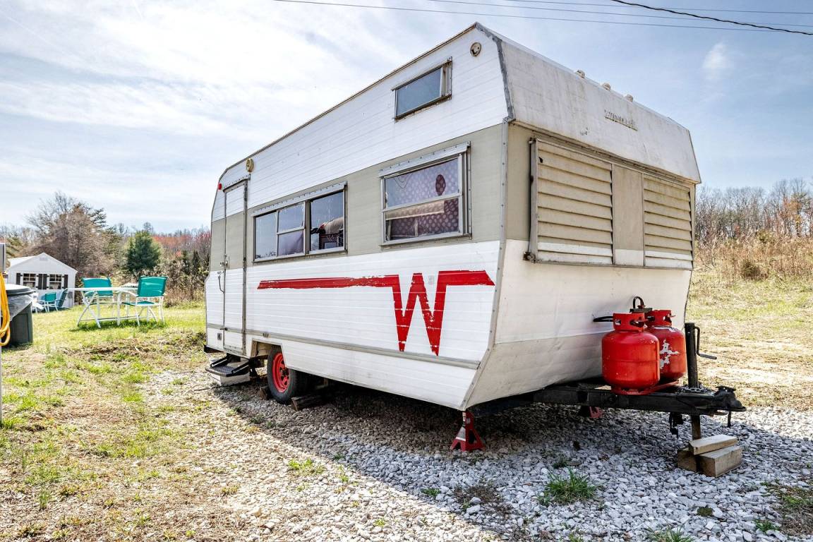 Caravan ∙ 1 Bedroom ∙ 6 Guests - Blue Ridge Mountains