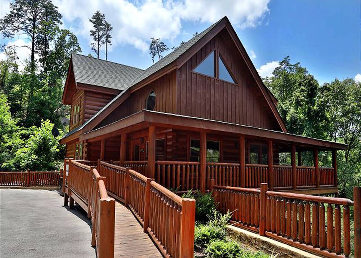House ∙ 1 Bedroom ∙ 13 Guests - Pigeon Forge, TN
