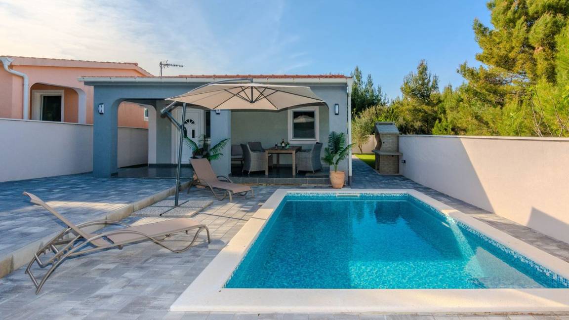 60 M² House ∙ 2 Bedrooms ∙ 5 Guests - Vir, Kroatien