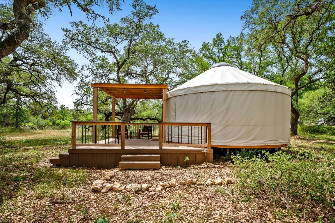 Camping ∙ 1 Bedroom ∙ 2 Guests - New Braunfels, TX