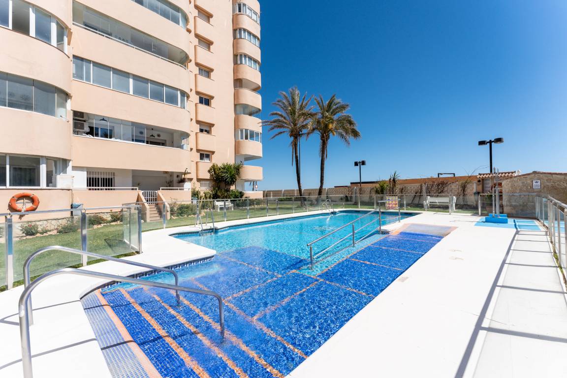 100 M² Apartamento ∙ 2 Habitaciones ∙ 6 Huéspedes - Fuengirola