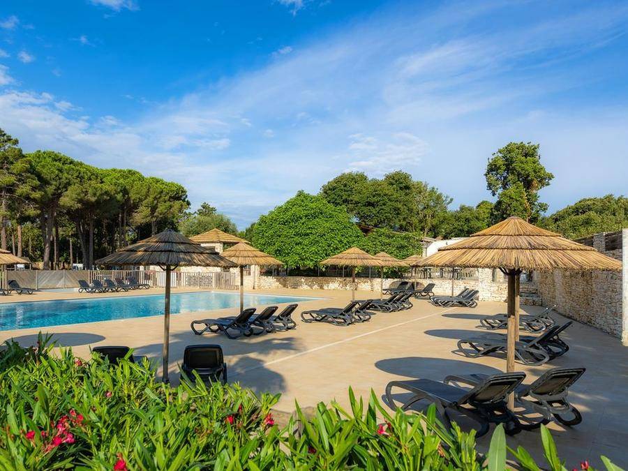 Caravan ∙ 2 Bedrooms ∙ 4 Guests - Bonifacio