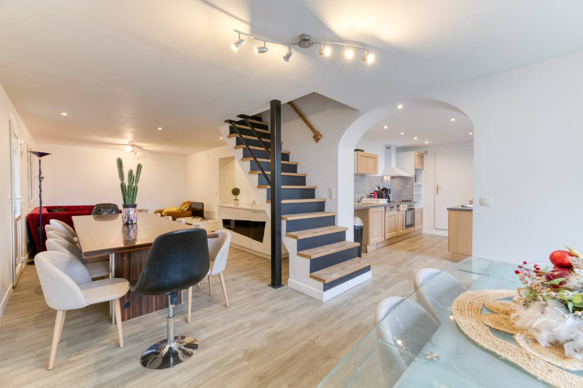 170 M² Apartment ∙ 7 Bedrooms ∙ 18 Guests - Grenoble