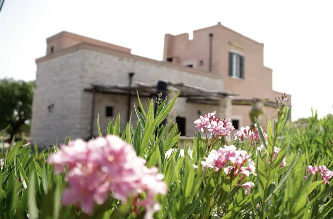200 M² Villa ∙ 2 Bedrooms ∙ 6 Guests - Corato