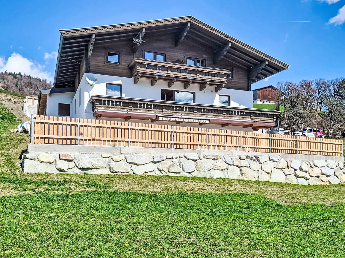 180 M² Talo ∙ 6 Makuuhuonetta ∙ 12 Vierasta - Mittersill