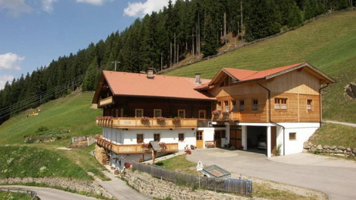 70 M² Apartment ∙ 2 Bedrooms ∙ 4 Guests - Sexten