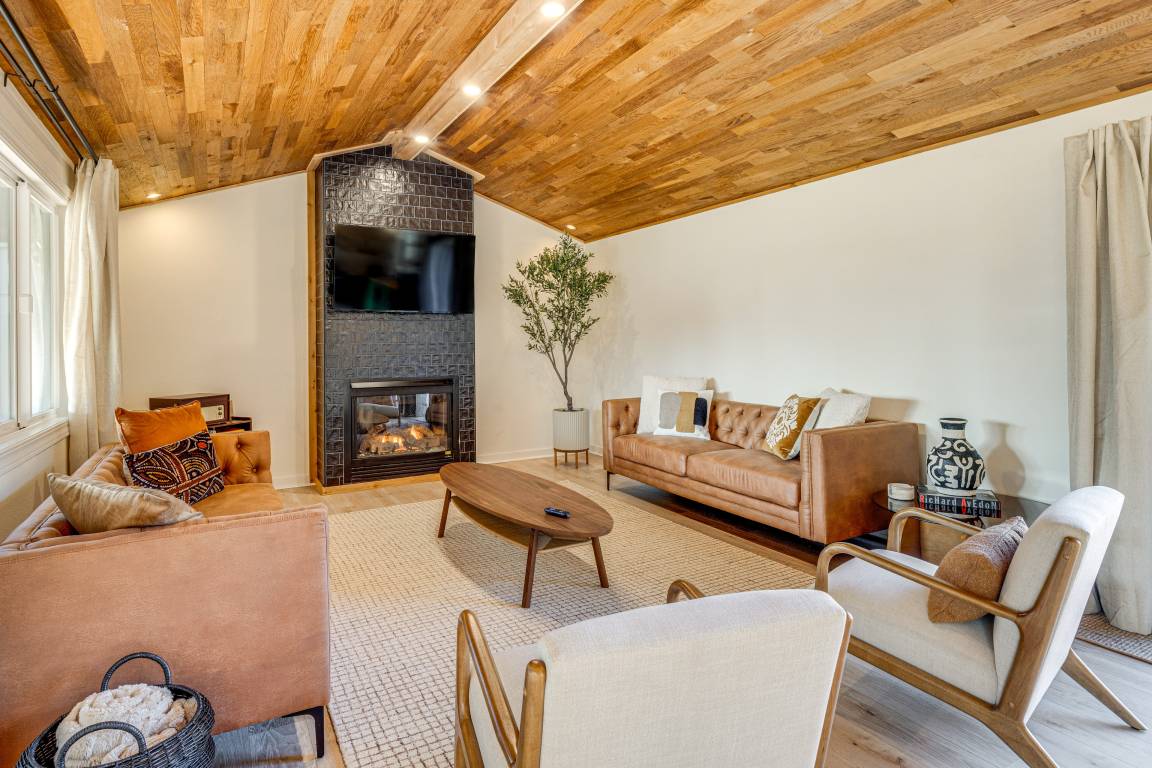 109 M² House ∙ 2 Bedrooms ∙ 4 Guests - Cloverdale, OR