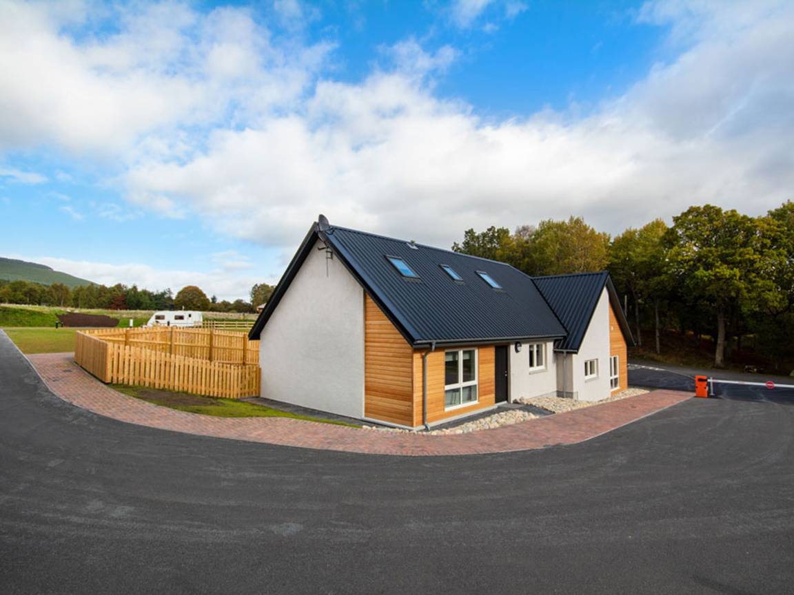 Cottage ∙ 4 Bedrooms ∙ 8 Guests - Aviemore