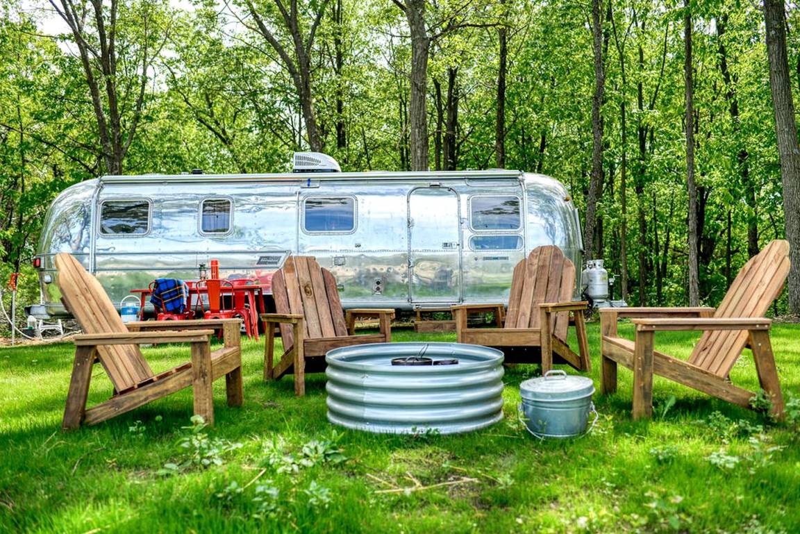 Caravan ∙ 1 Bedroom ∙ 8 Guests - Wisconsin