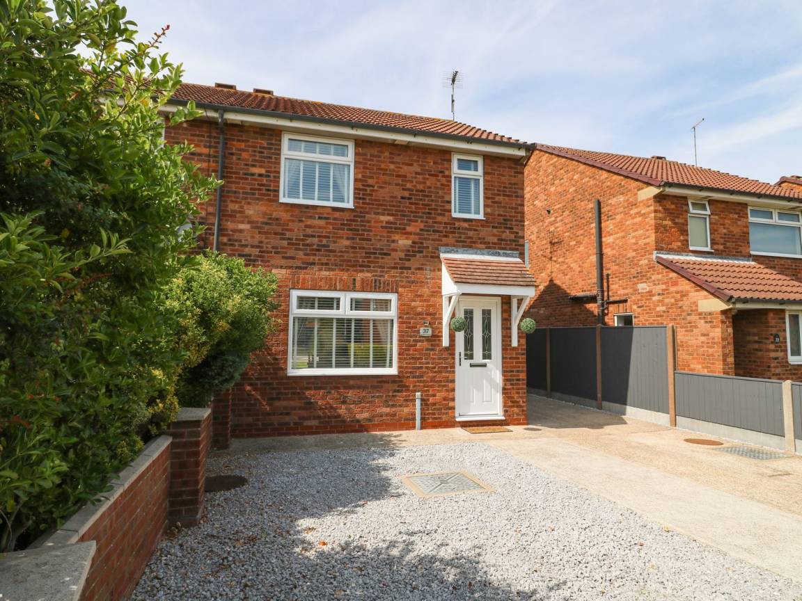 Cottage ∙ 3 Bedrooms ∙ 5 Guests - Hornsea