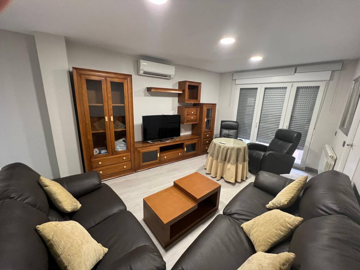120 M² Apartment ∙ 4 Bedrooms ∙ 7 Guests - Granada