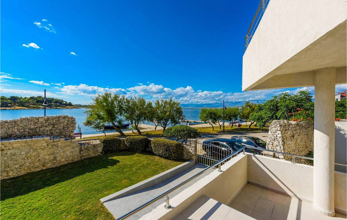 150 M² Ferienhaus ∙ 3 Schlafzimmer ∙ 8 Gäste - Nin