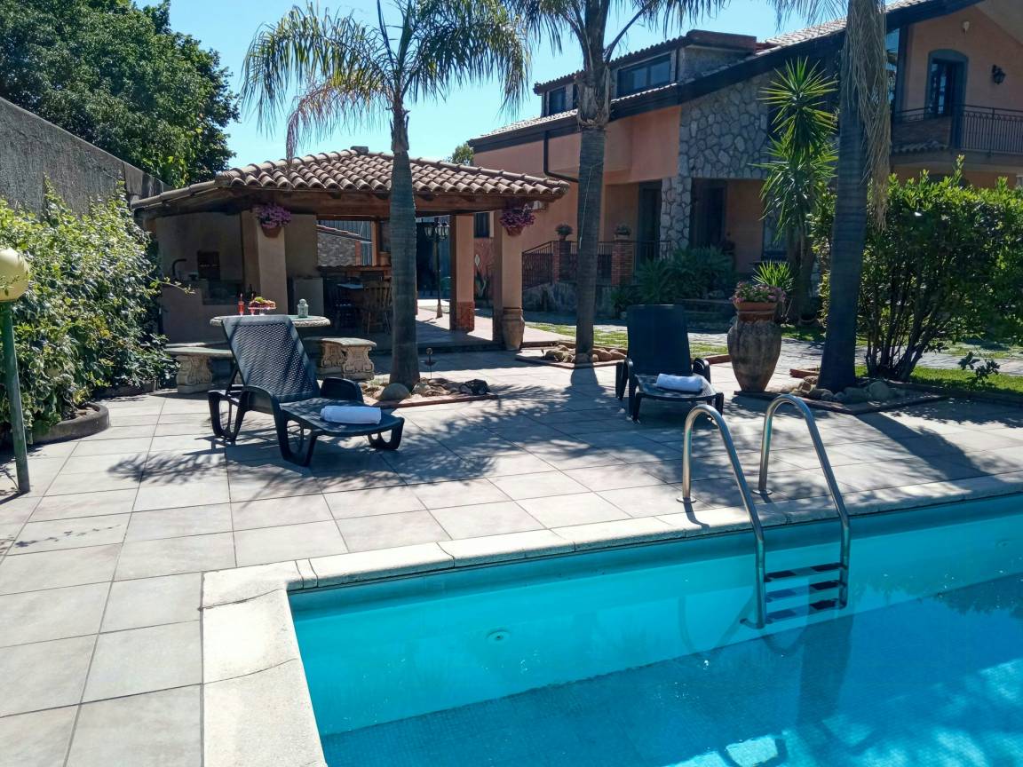 280 M² House ∙ 4 Bedrooms ∙ 8 Guests - Catania