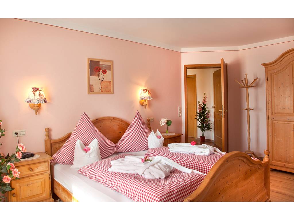 65 M² Ferienwohnung ∙ 1 Schlafzimmer ∙ 2 Gäste - Pfarrkirchen