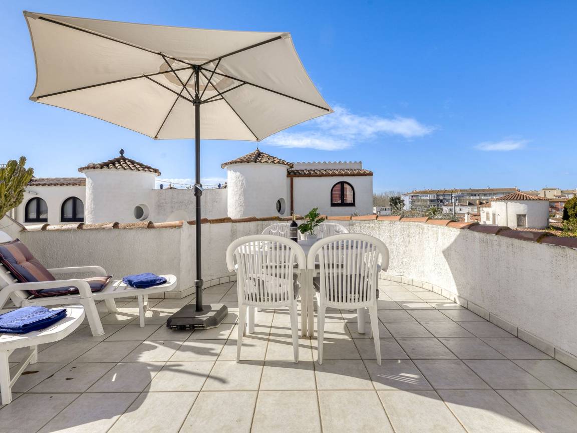 120 M² Ferienhaus ∙ 1 Schlafzimmer ∙ 5 Gäste - Empuriabrava