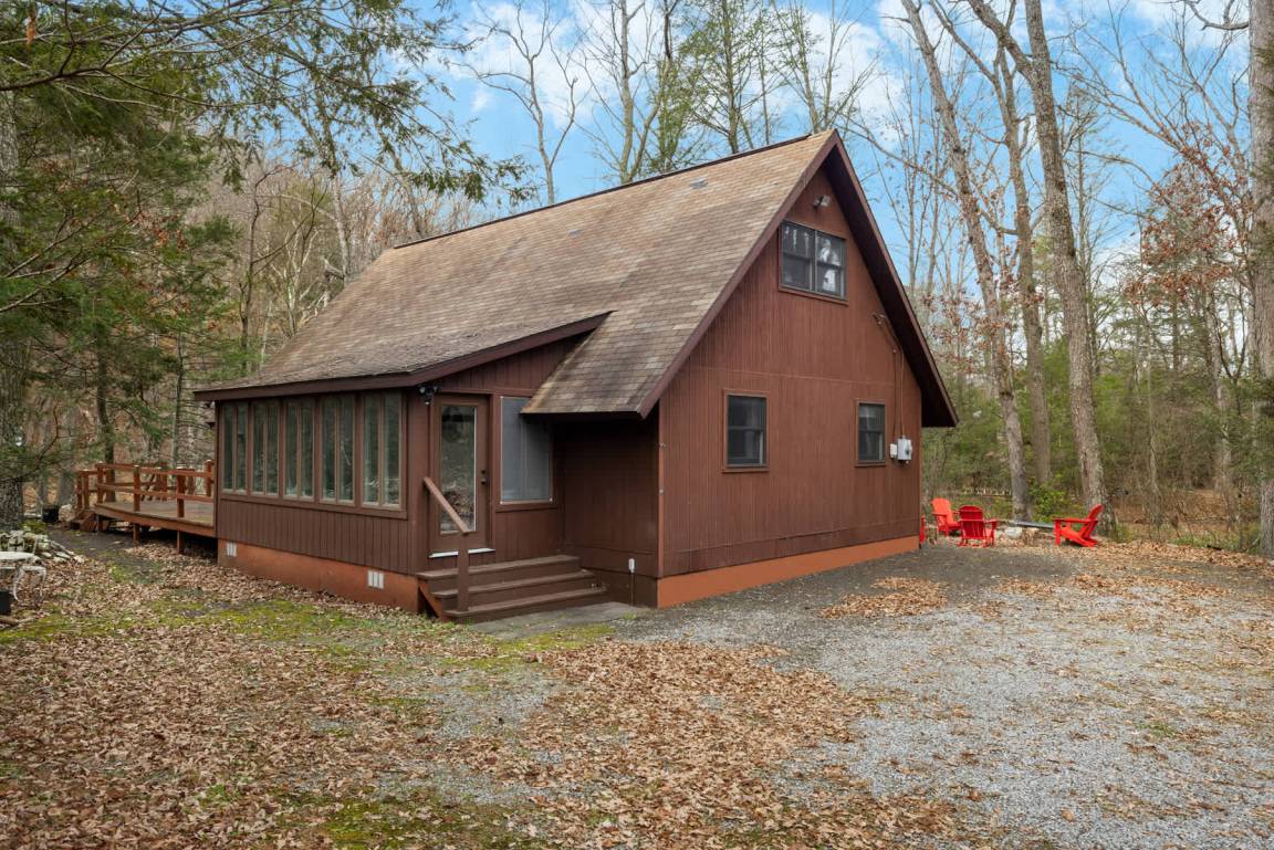 137 M² Chalet ∙ 3 Bedrooms ∙ 6 Guests - Berkeley Springs, WV