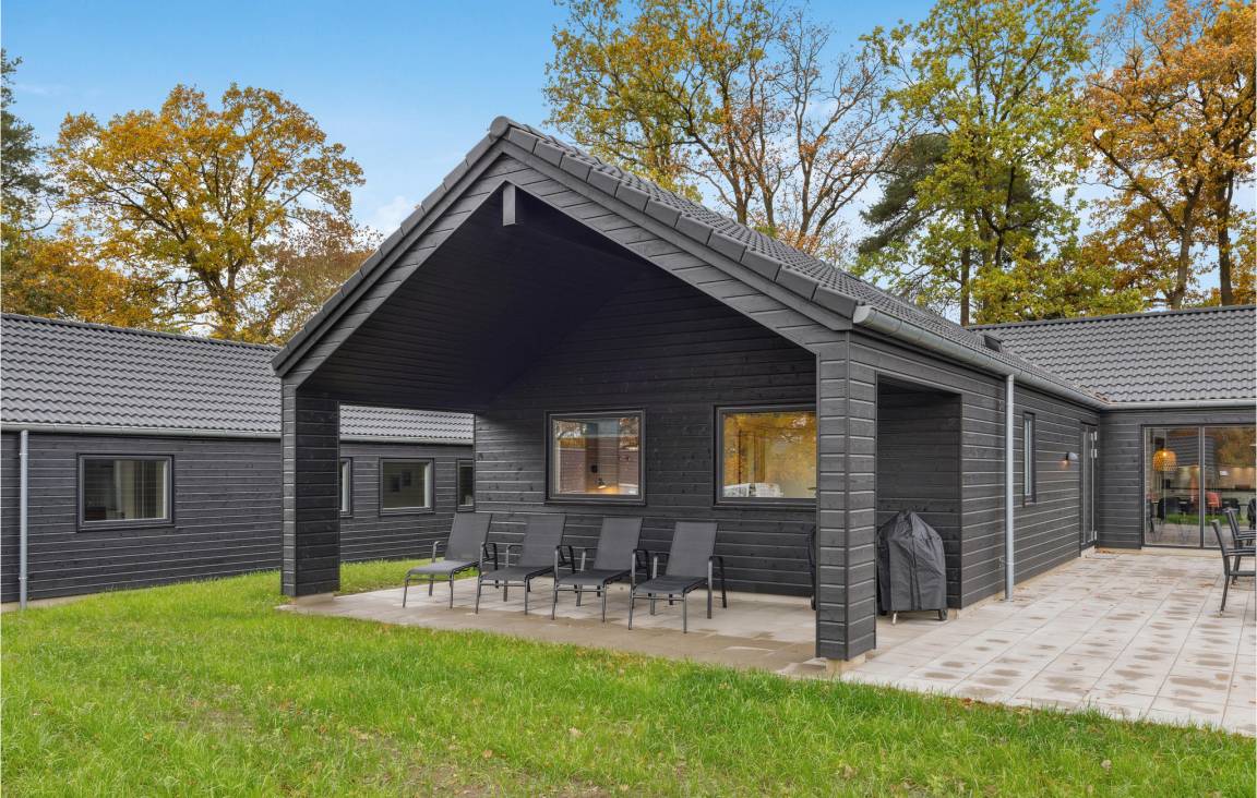 298 M² Ferienhaus ∙ 9 Schlafzimmer ∙ 18 Gäste - Krakow am See