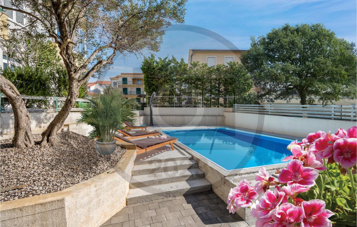 105 M² Apartment ∙ 4 Bedrooms ∙ 8 Guests - Tisno