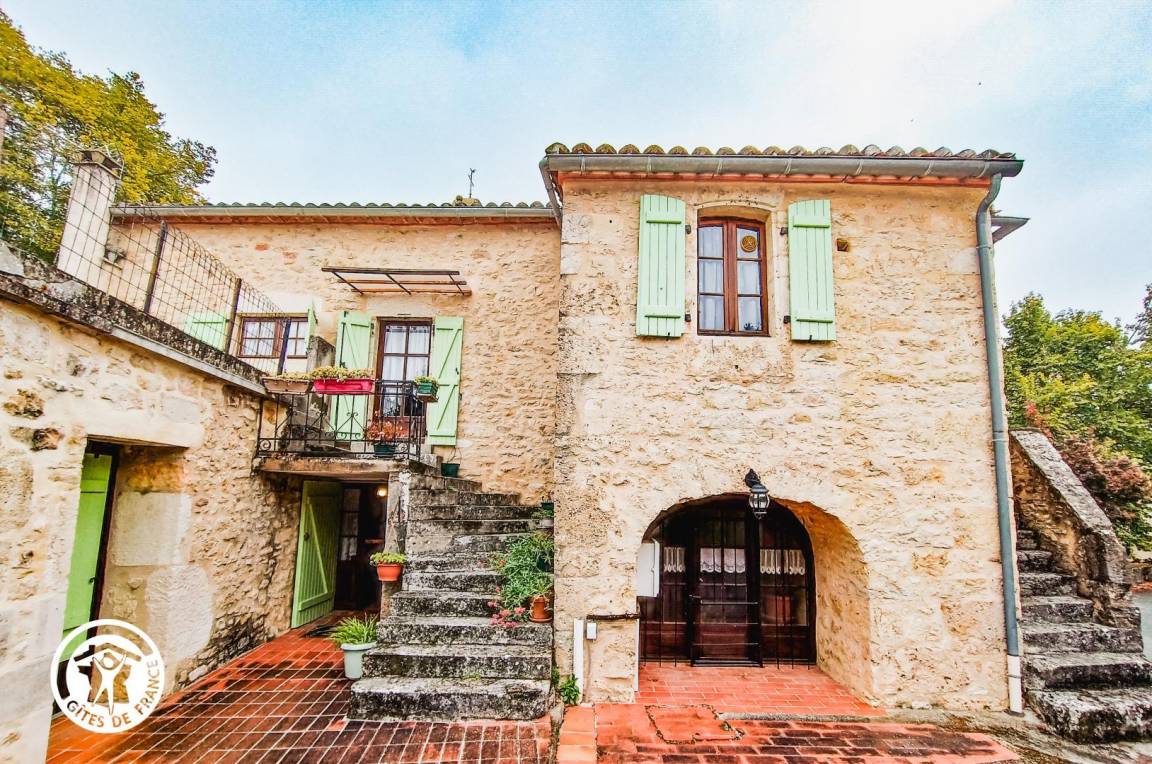 115 M² Gîte ∙ 3 Bedrooms ∙ 5 Guests - Cahors