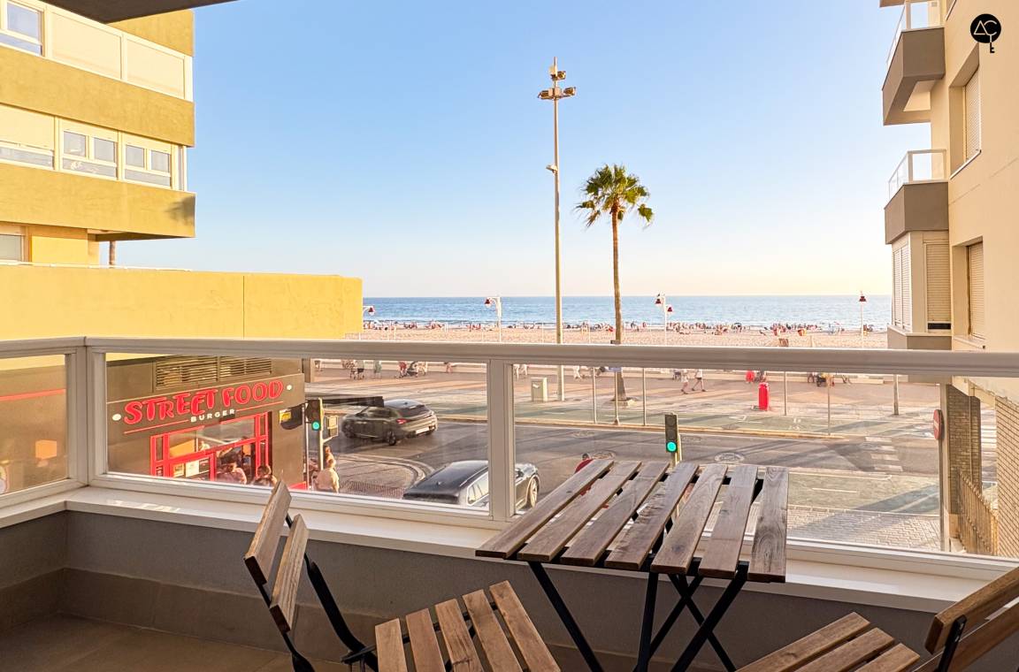 60 M² Apartamento ∙ 1 Habitación ∙ 4 Huéspedes - Cádiz