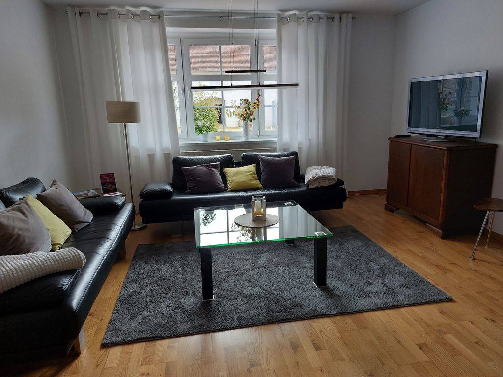 70 M² Ferienwohnung ∙ 2 Schlafzimmer ∙ 4 Gäste - Niesky