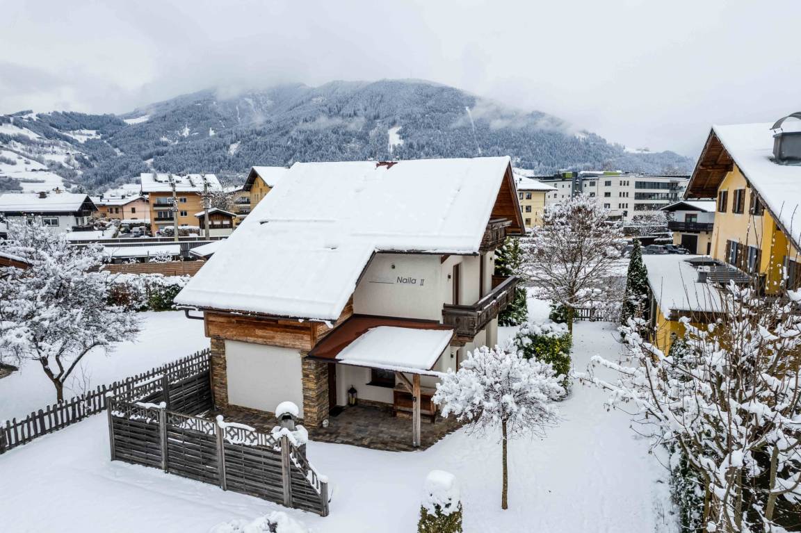 180 M² Chalet ∙ 4 Bedrooms ∙ 10 Guests - Zell am See