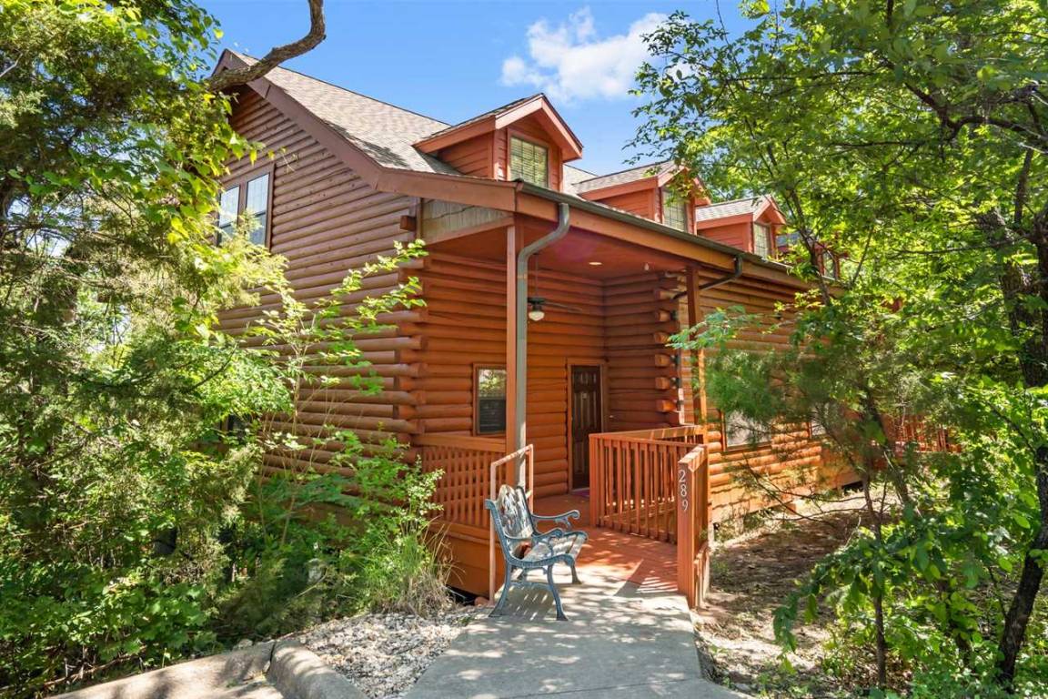 Cabin ∙ 2 Bedrooms ∙ 10 Guests - Branson, MO