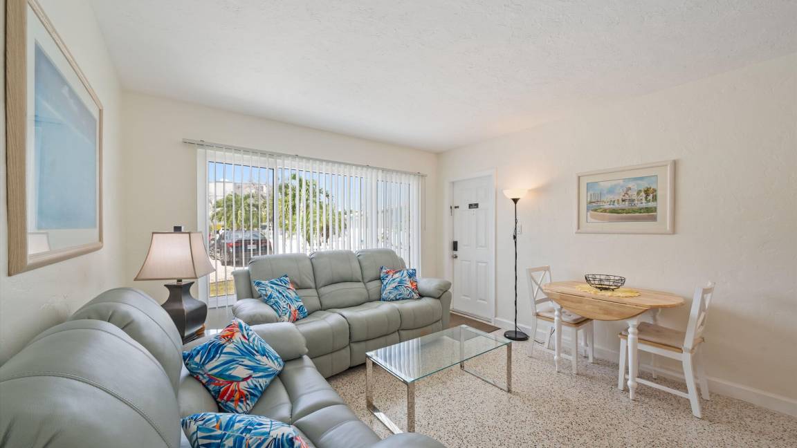 65 M² Villa ∙ 2 Bedrooms ∙ 4 Guests - Siesta Key, FL