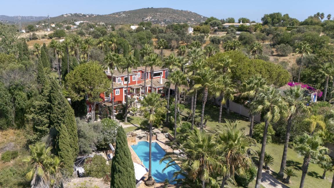 600 M² Villa ∙ 5 Habitaciones ∙ 10 Huéspedes - Quarteira