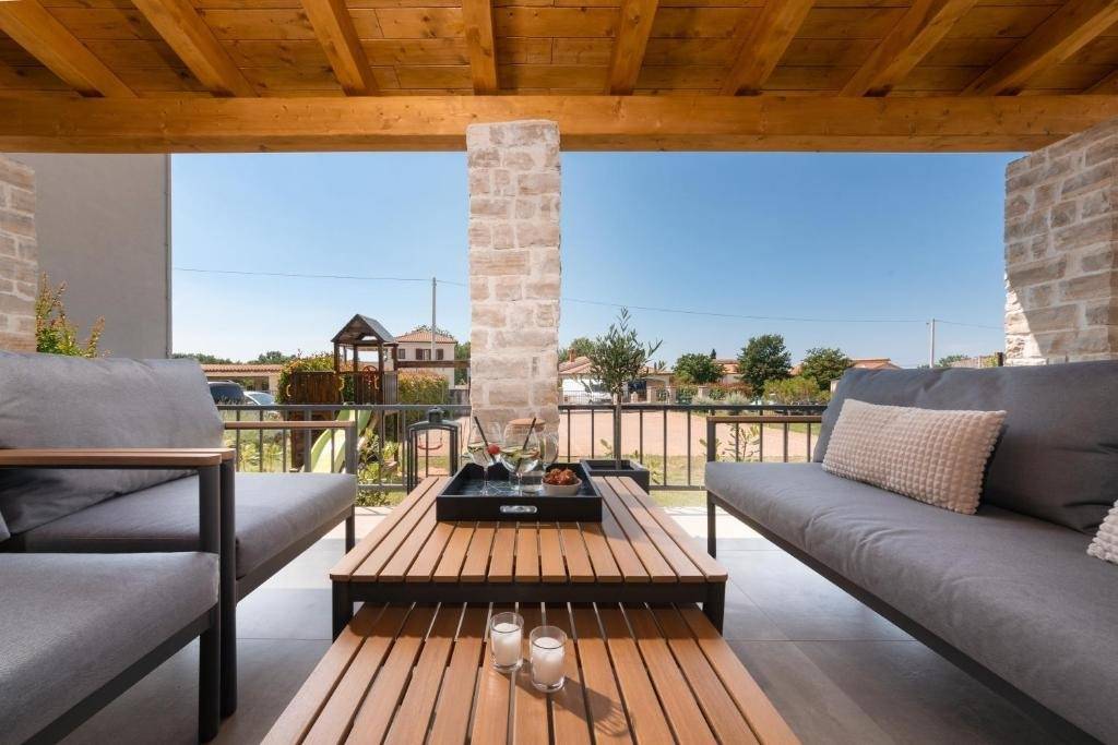 70 M² Apartment ∙ 2 Bedrooms ∙ 4 Guests - Poreč