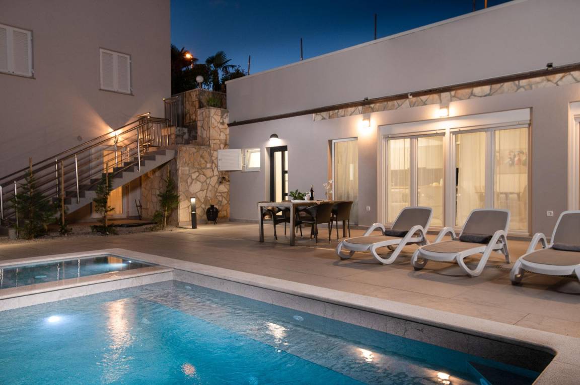 55 M² Ferienhaus ∙ 2 Schlafzimmer ∙ 6 Gäste - Rabac