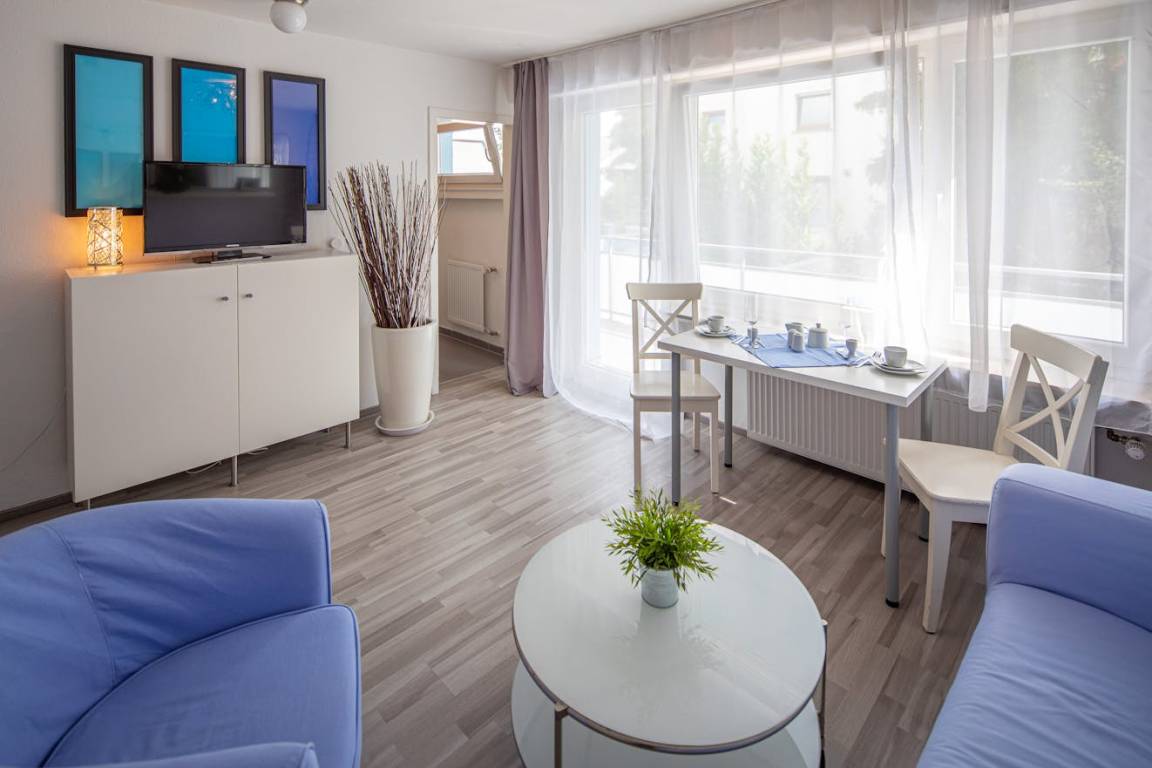 32 M² Ferienwohnung ∙ 1 Schlafzimmer ∙ 1 Gast - Stuttgart