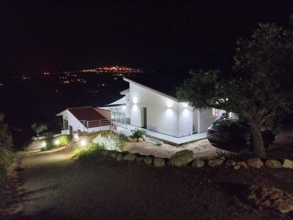 100 M² Villa ∙ 3 Bedrooms ∙ 13 Guests - Rio