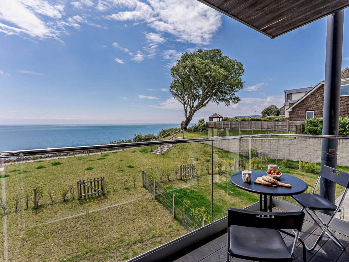 Apartment ∙ 2 Bedrooms ∙ 4 Guests - Shanklin