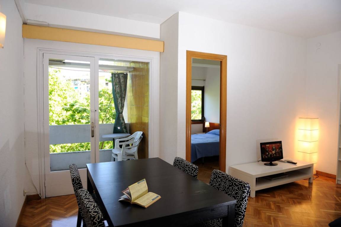 60 M² Apartment ∙ 2 Bedrooms ∙ 3 Guests - Barcelona