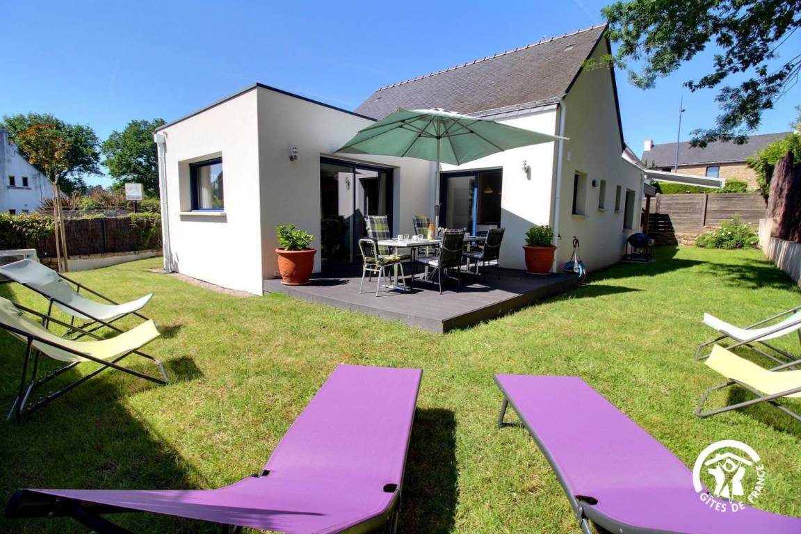 81 M² Gîte ∙ 3 Chambres ∙ 6 Personnes - Auray